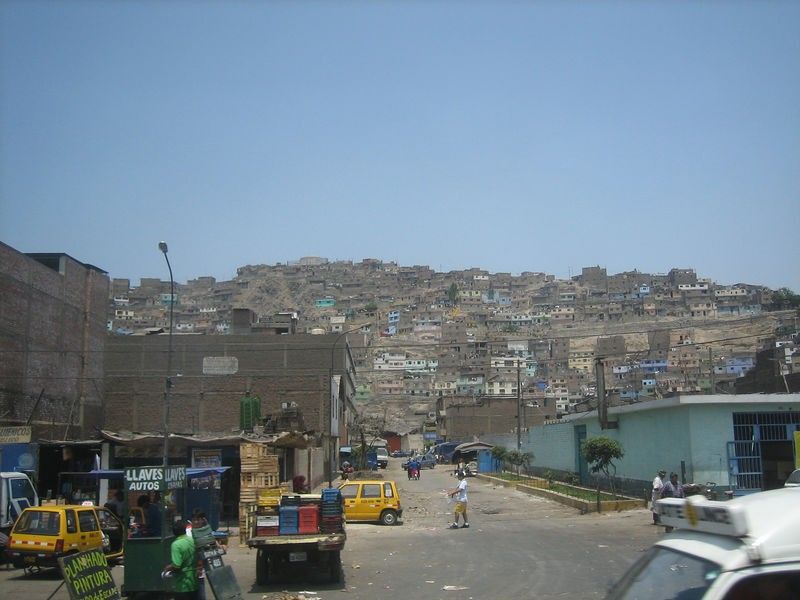 The District Ate Vitarte - LimaEasy